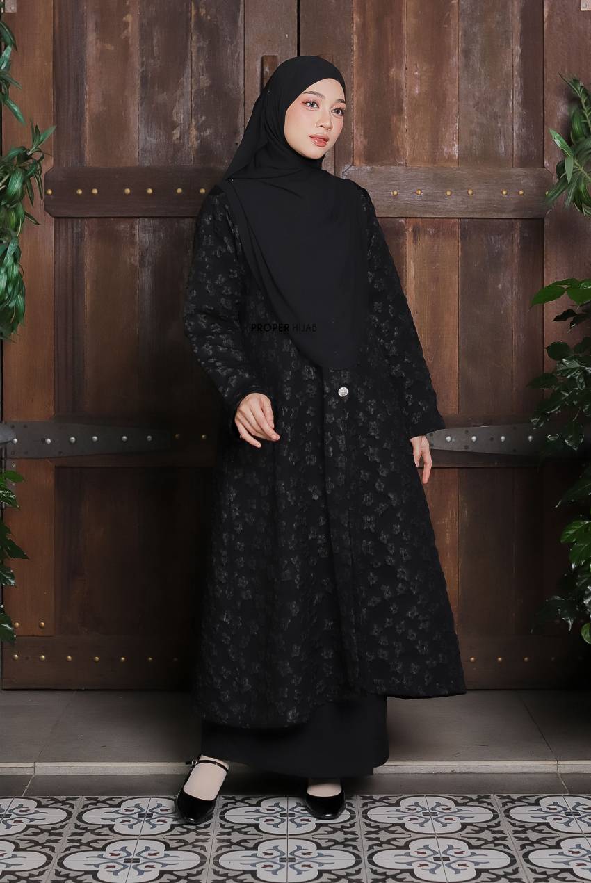 Chinta Dark Elegance