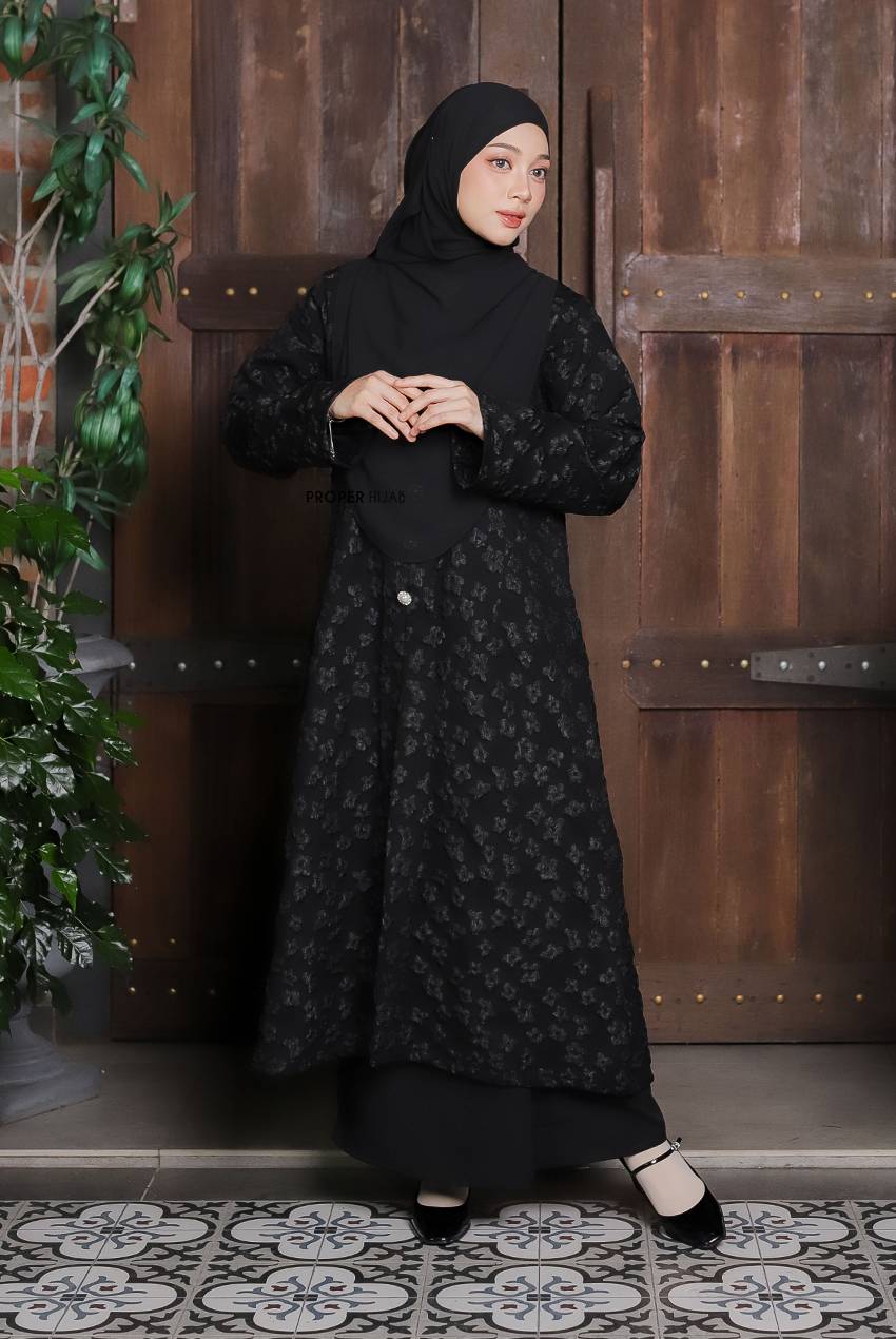 Chinta Dark Elegance